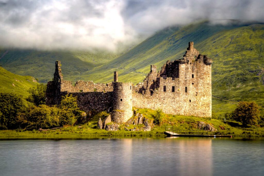 Scotland: Home to Highlands and History - RobinAge
