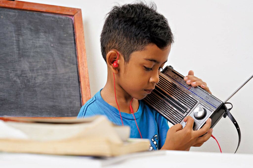 Radio Classes for Students - RobinAge