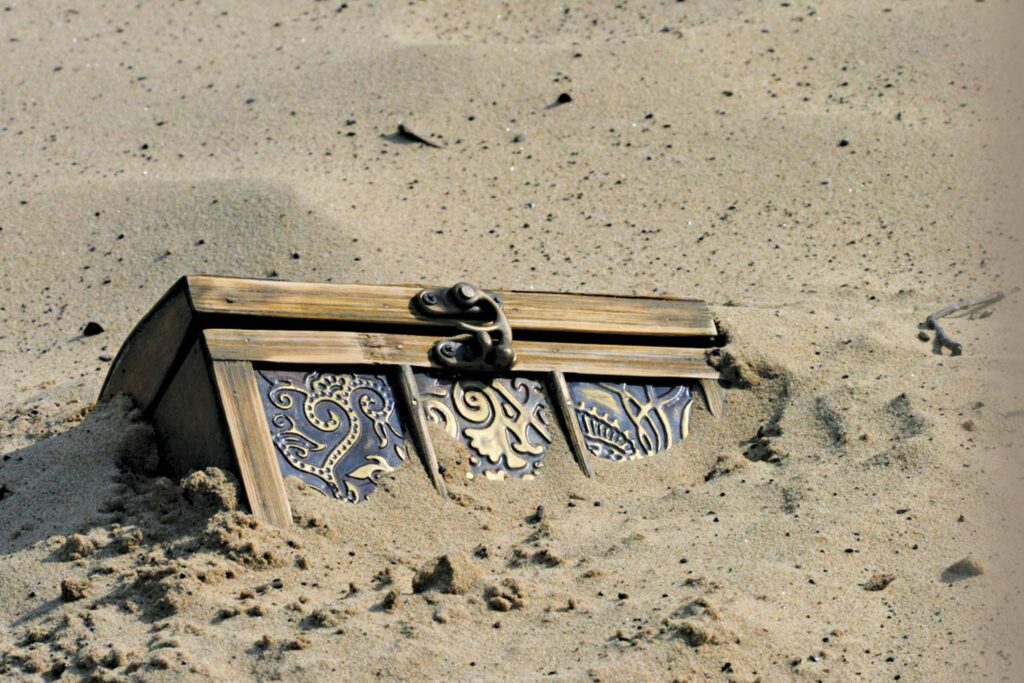 Ancient Treasure Discovered - RobinAge